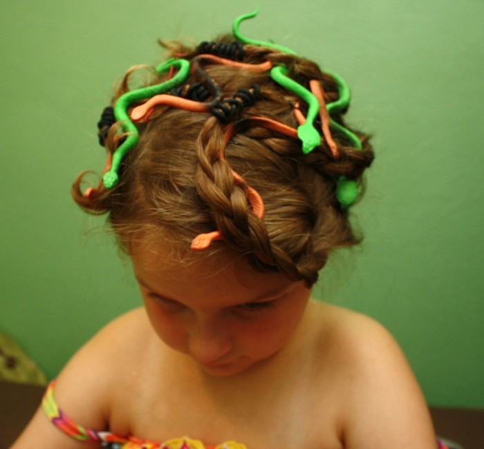 Easy $3 Medusa Costume and Makeup Tutorial
