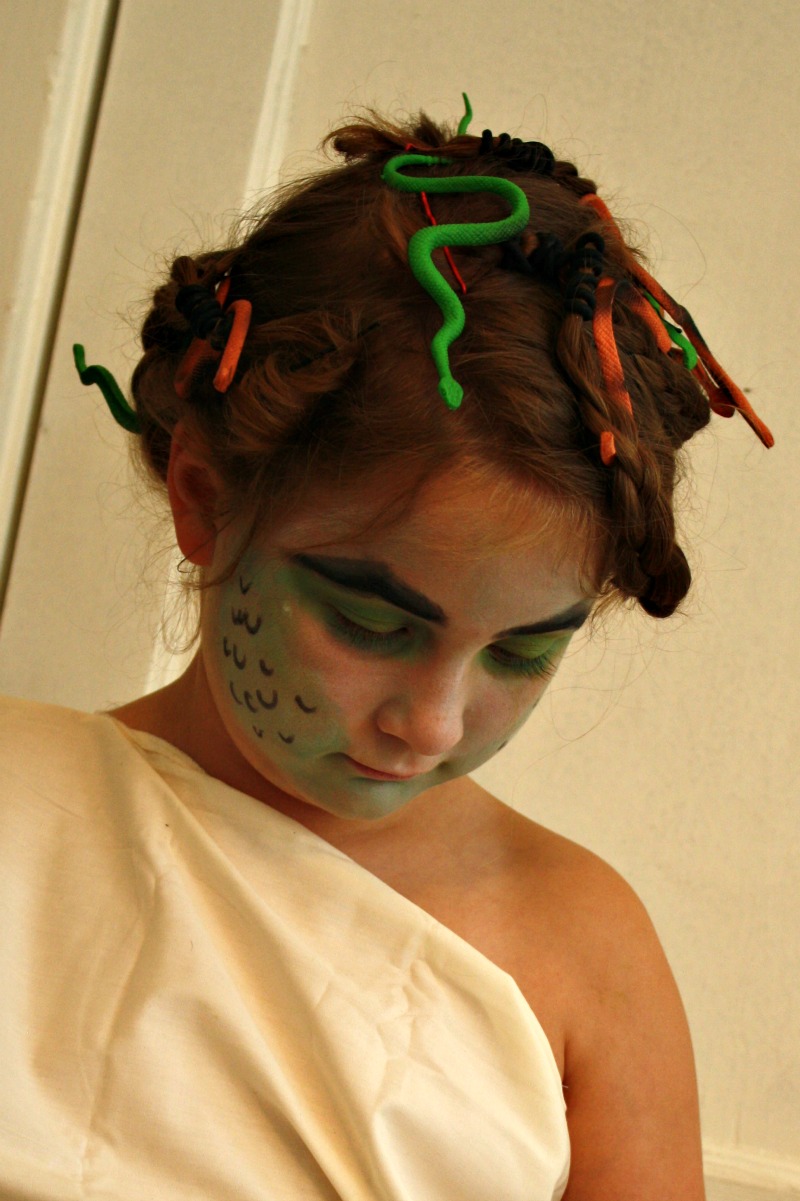 Easy $3 Medusa Costume and Makeup Tutorial