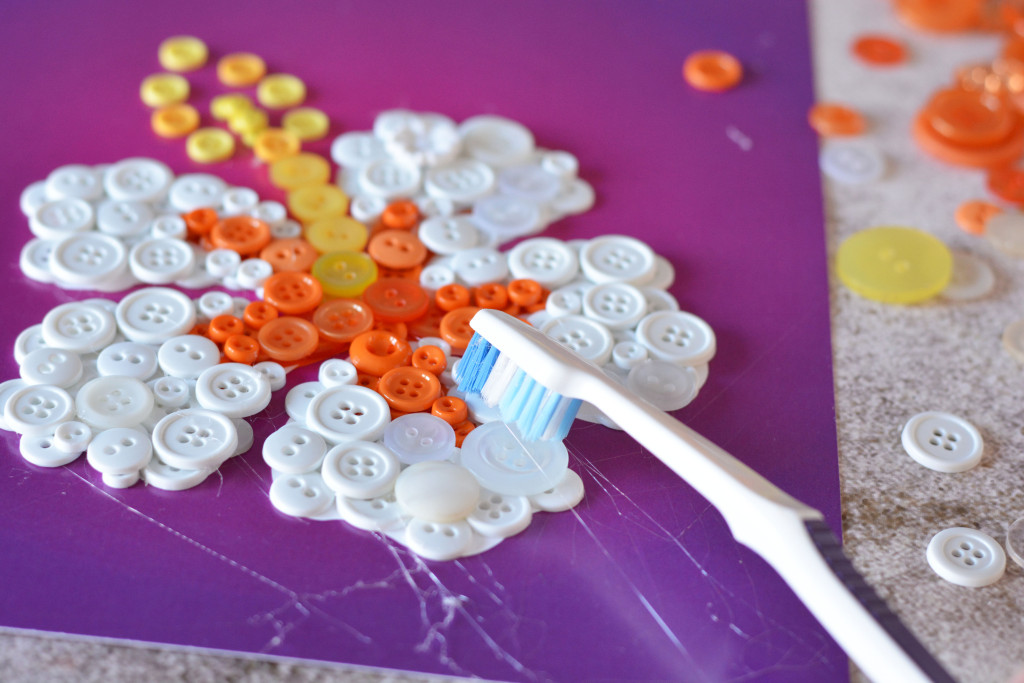 DIY Button Art Flower - Gift for Mom - Slap Dash Mom