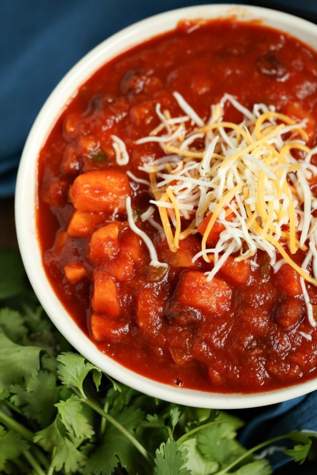 Easy Vegetarian Chili Recipe - Slap Dash Mom