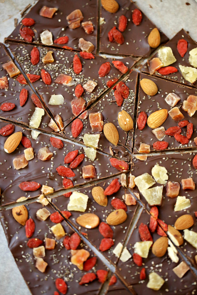 Goji Berry Chocolate Bark - Slap Dash Mom