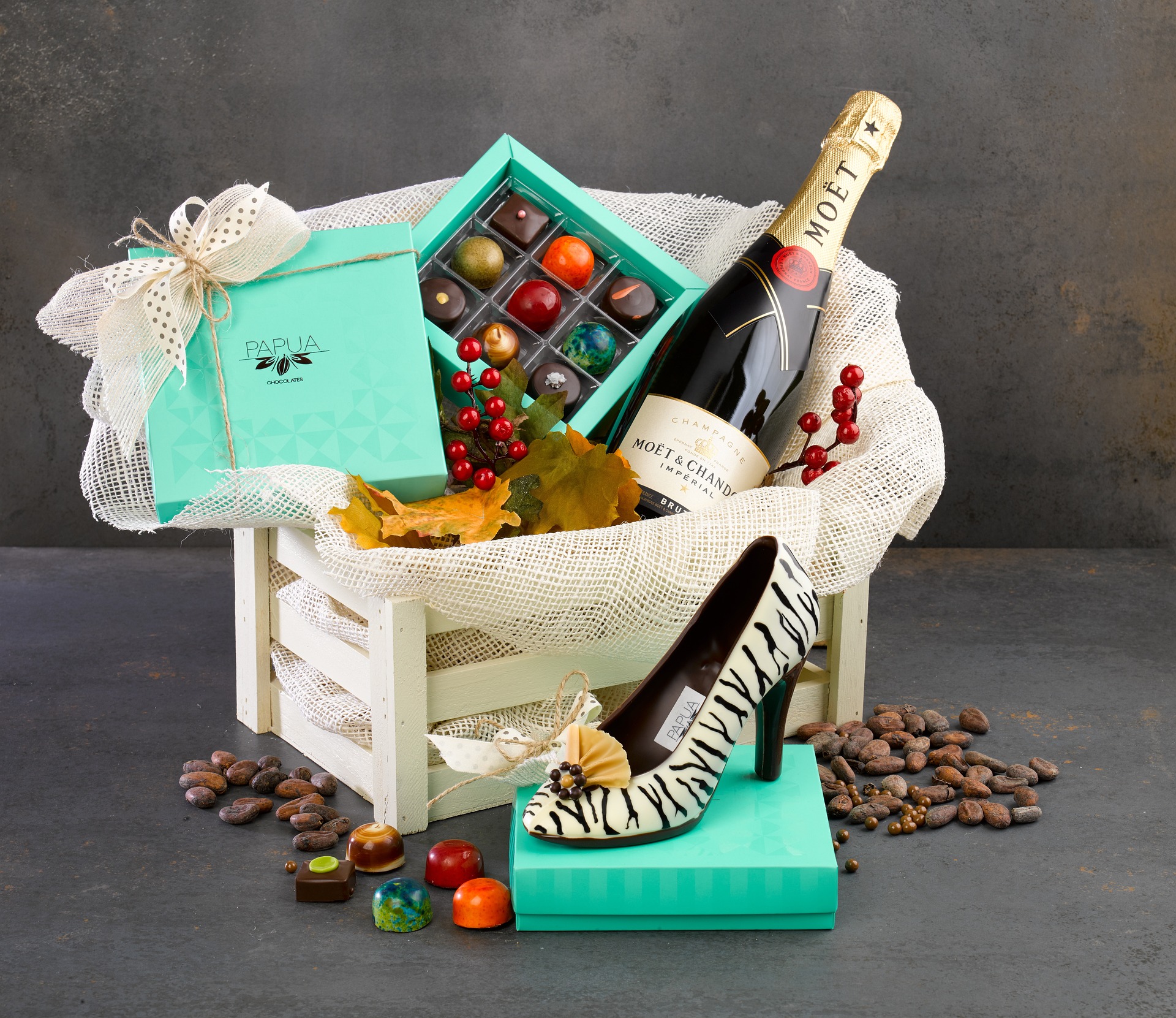 Ways To Bring The Best Hampers For Christmas To A Dinner Party - Slap ...
