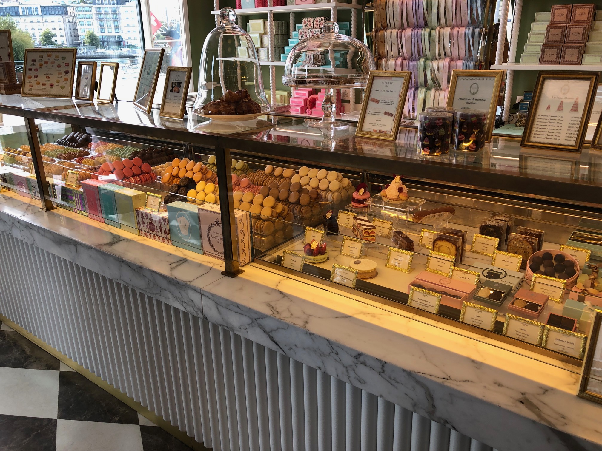 Decoding the Delicious Dilemma: Dark Chocolate vs Milk Chocolate ...