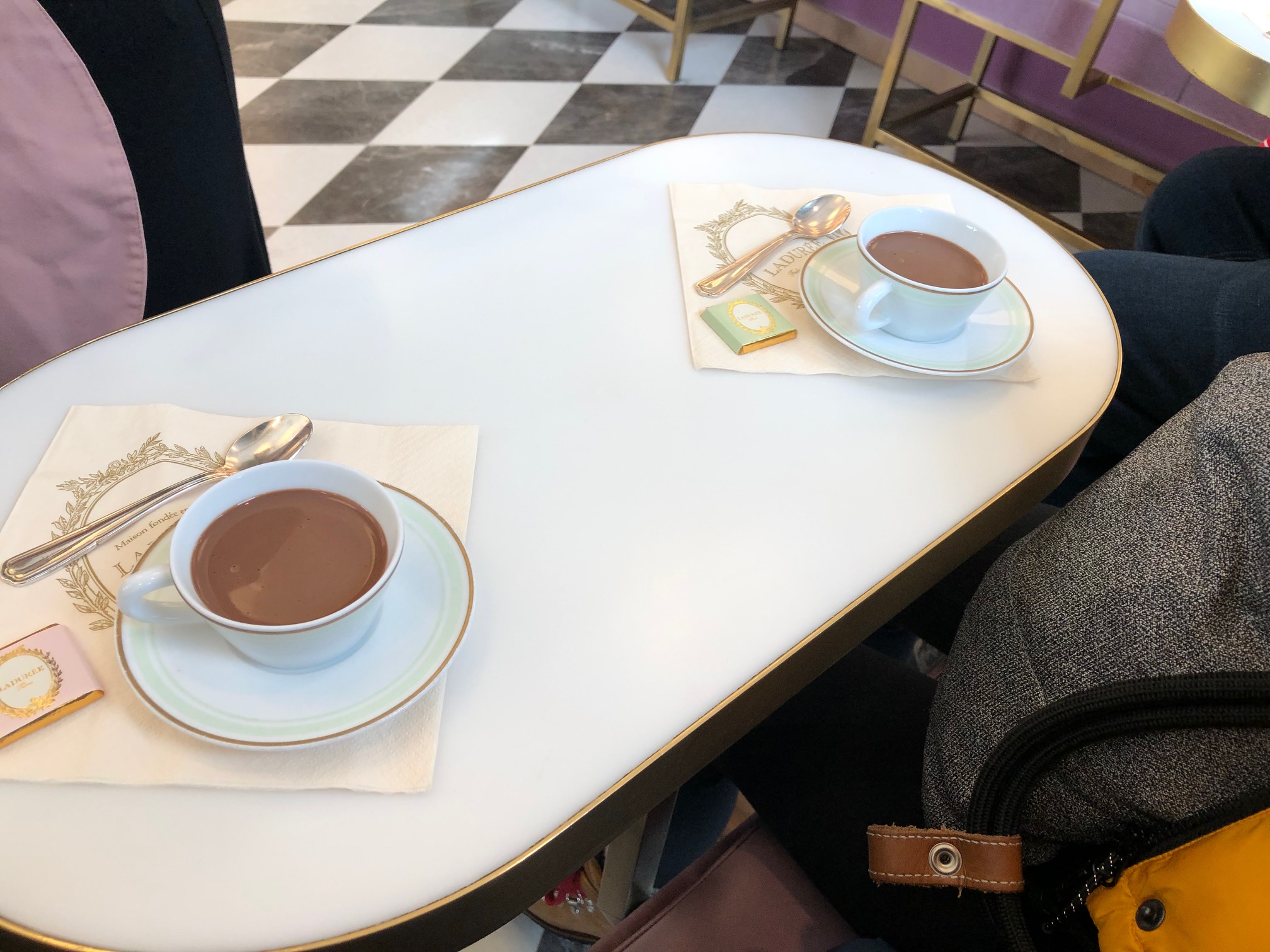 Decoding the Delicious Dilemma: Dark Chocolate vs Milk Chocolate ...